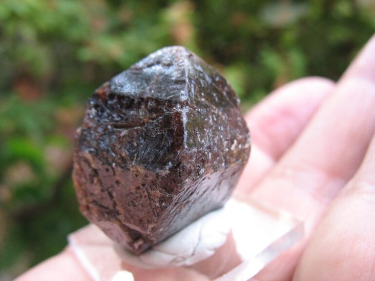 Zircão e seus significados e propriedades – Helena Cristais Uberlândia ...